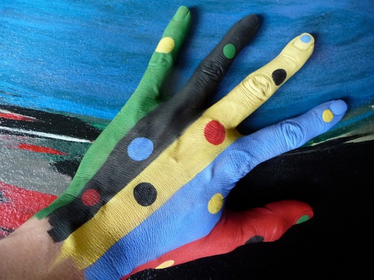 Painted Hands | ArtClubBlog